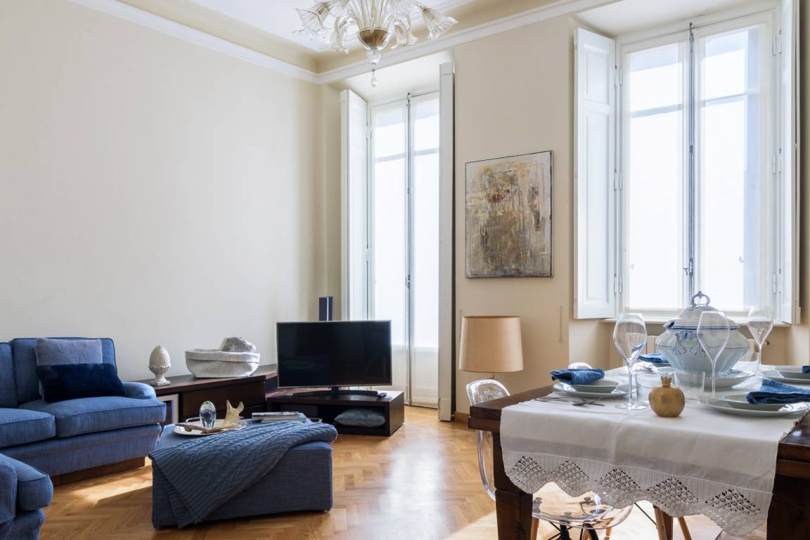 110 M² Apartment ∙ 2 Bedrooms ∙ 4 Guests - Como