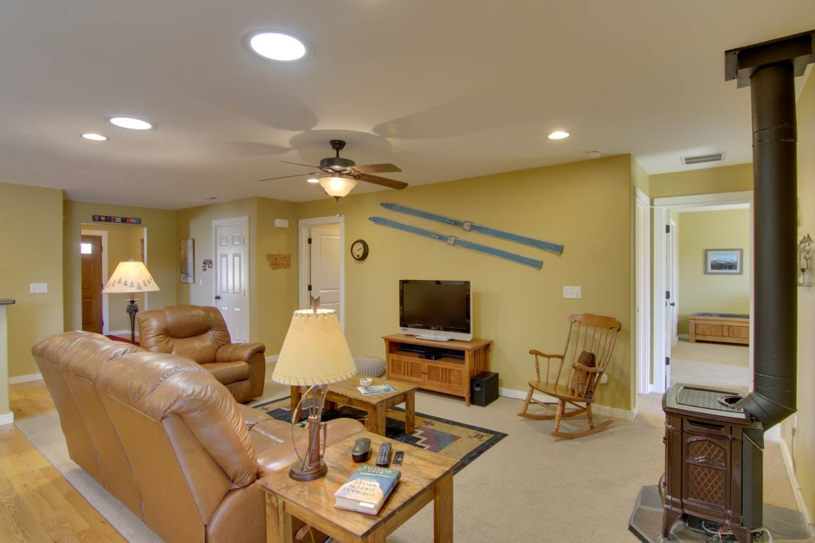 139 M² Apartment ∙ 2 Bedrooms ∙ 4 Guests - Four Corners, MT