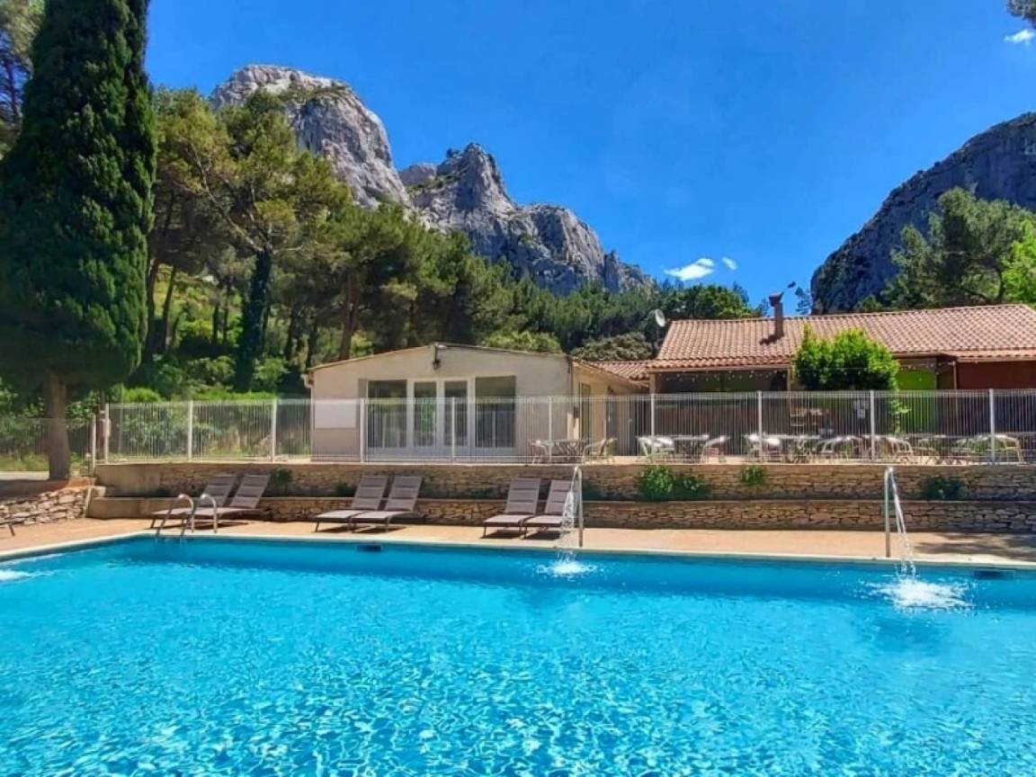 34 M² Tente ∙ 2 Chambres ∙ 5 Personnes - Cavaillon