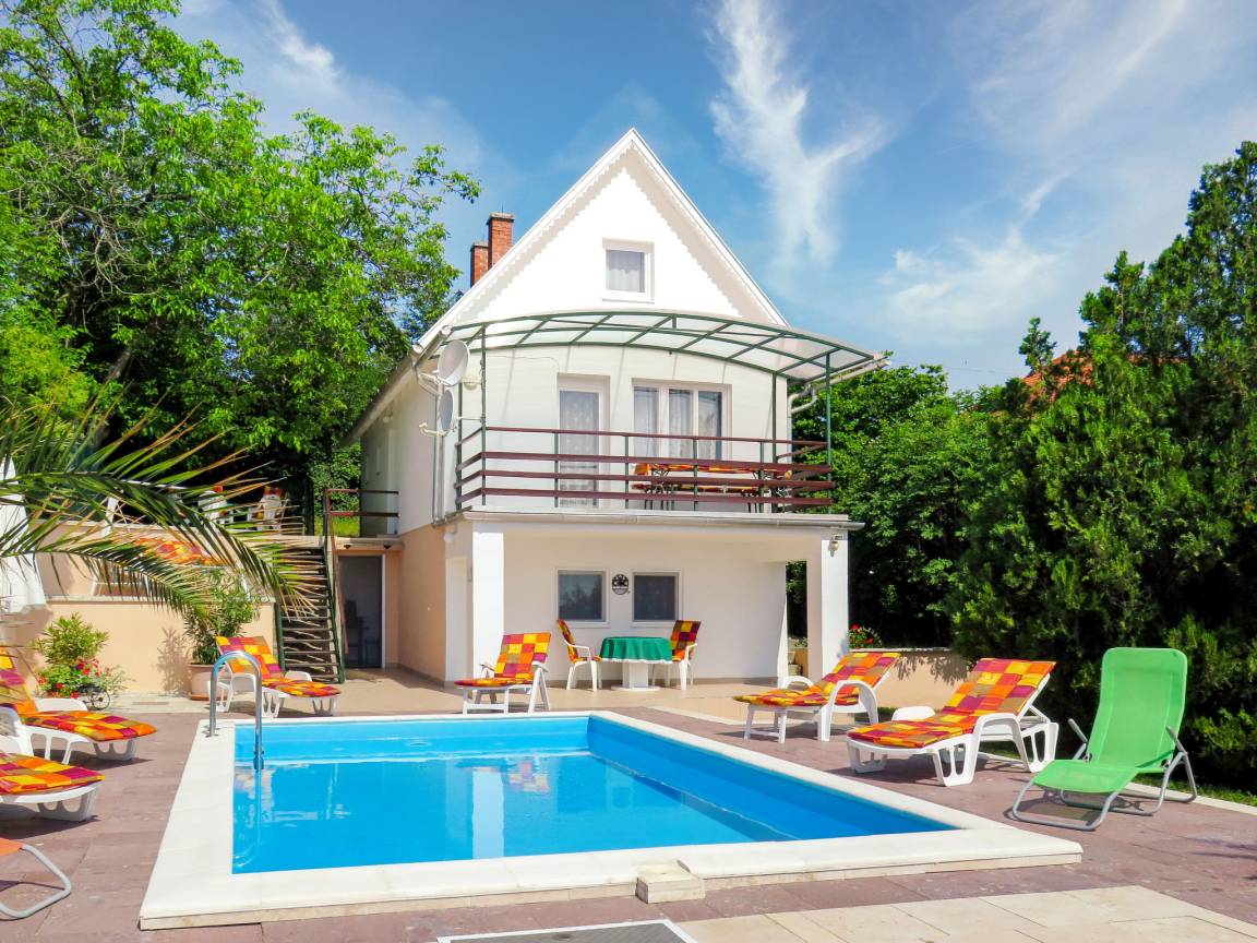 90 M² Casa ∙ 4 Habitaciones ∙ 8 Huéspedes - Lago Balatón