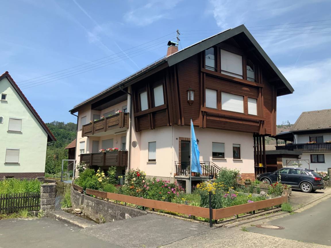 75 M² Ferienwohnung ∙ 2 Schlafzimmer ∙ 3 Gäste - Kronach