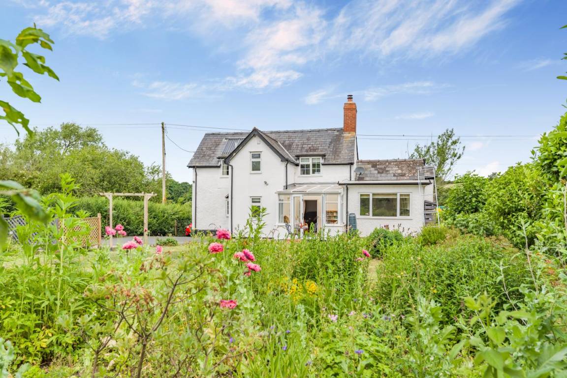 Cottage ∙ 2 Bedrooms ∙ 4 Guests - West Midlands