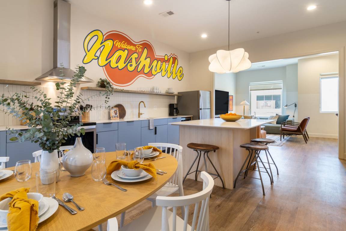 209 M² House ∙ 8 Bedrooms ∙ 28 Guests - Nashville, TN
