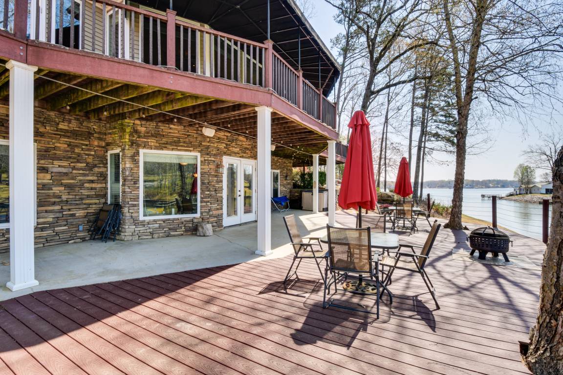 297 M² House ∙ 5 Bedrooms ∙ 12 Guests - Lake Secession, SC