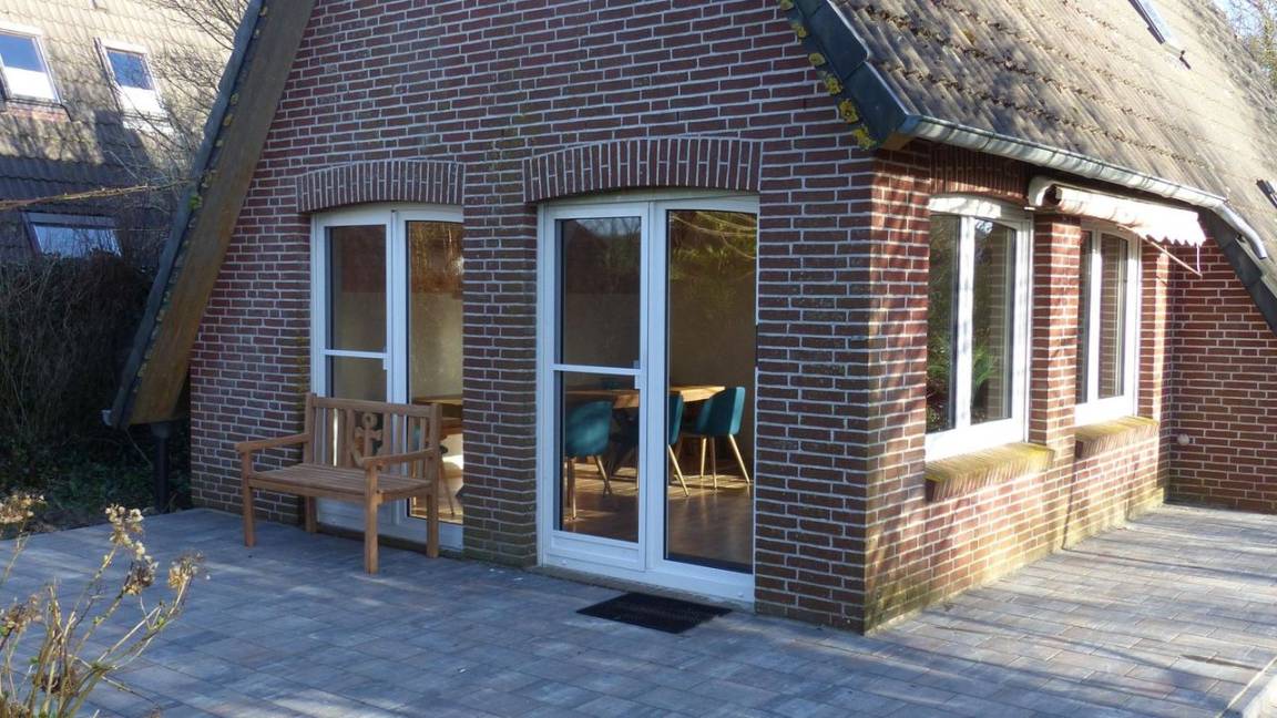 65 M² Ferienhaus ∙ 2 Schlafzimmer ∙ 4 Gäste - Neuharlingersiel