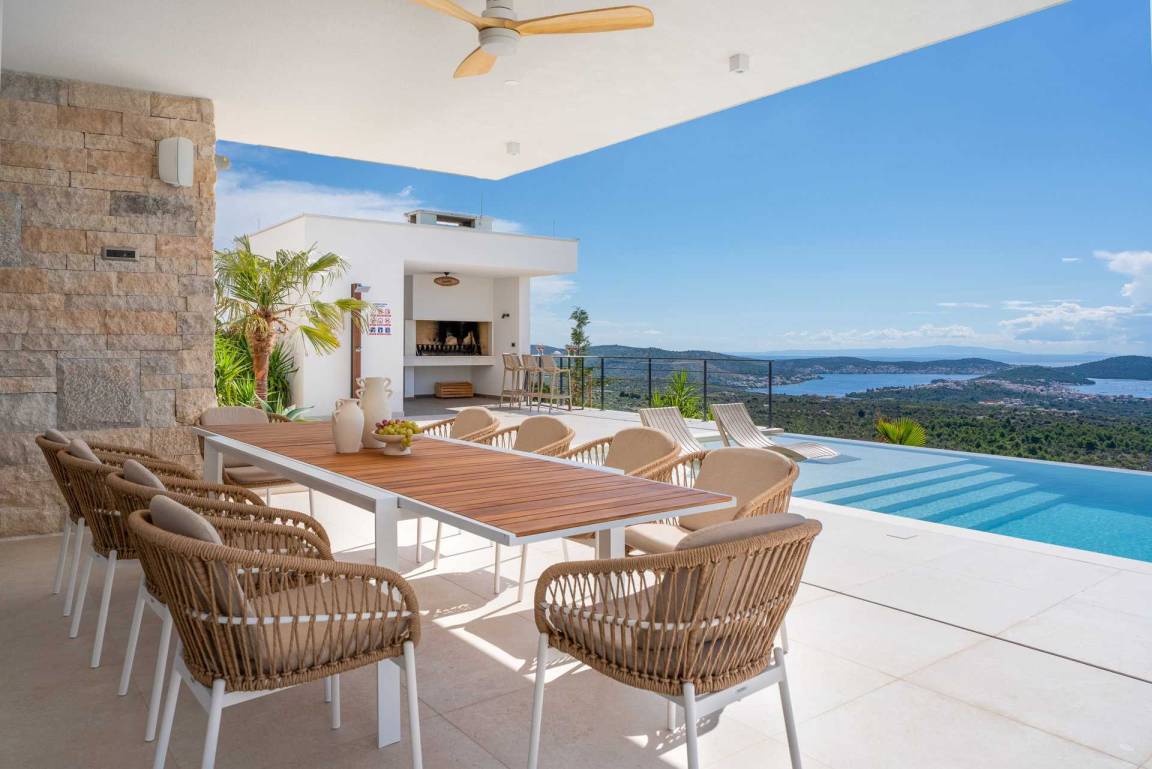 470 M² Villa ∙ 4 Slaapkamers ∙ 10 Gasten - Primošten