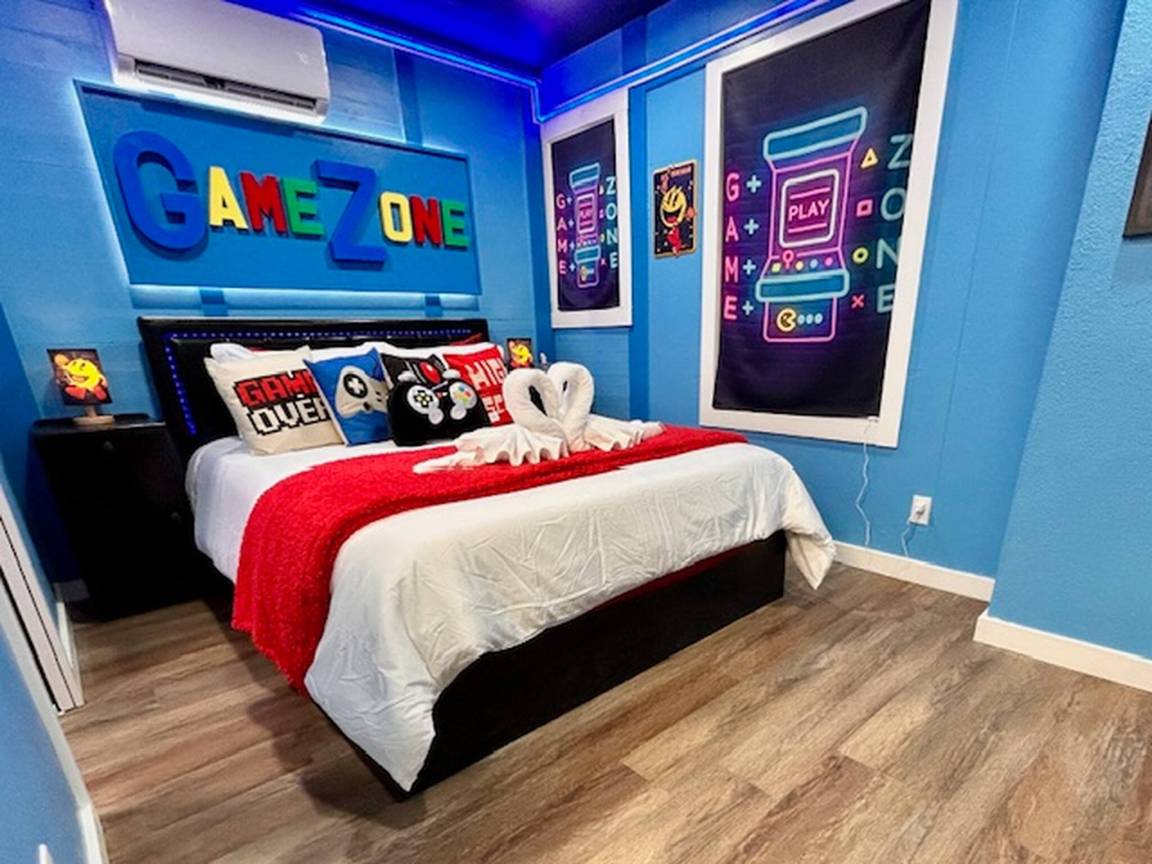 250 M² Talo ∙ 1 Makuuhuone ∙ 2 Vierasta - Reno, NV