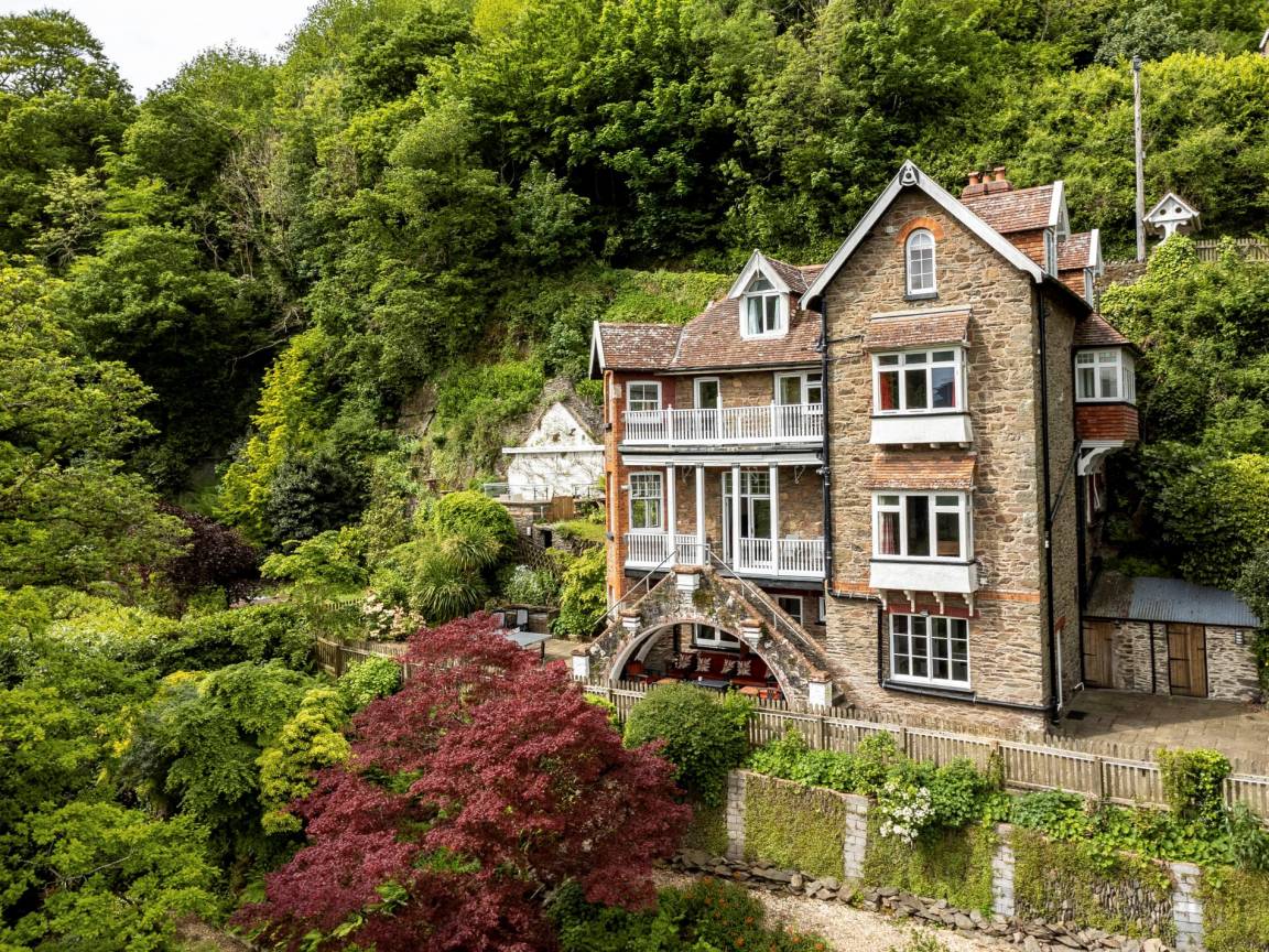 Cottage ∙ 9 Bedrooms ∙ 20 Guests - Lynmouth