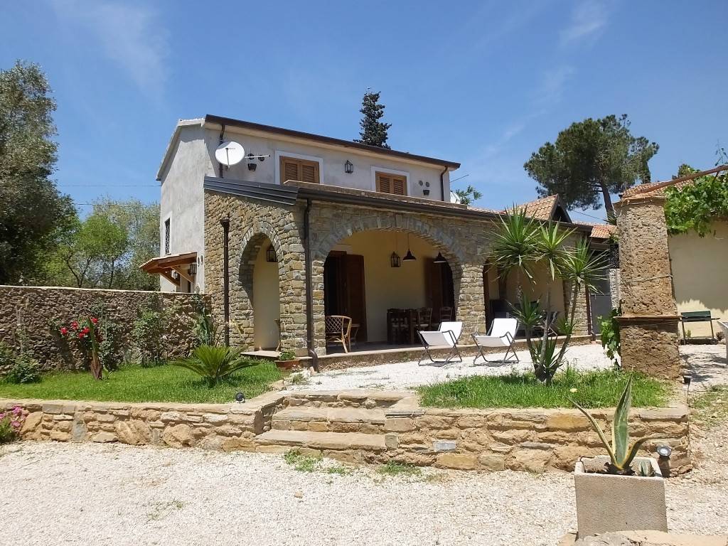 120 M² Villa ∙ 3 Bedrooms ∙ 8 Guests - Castellabate