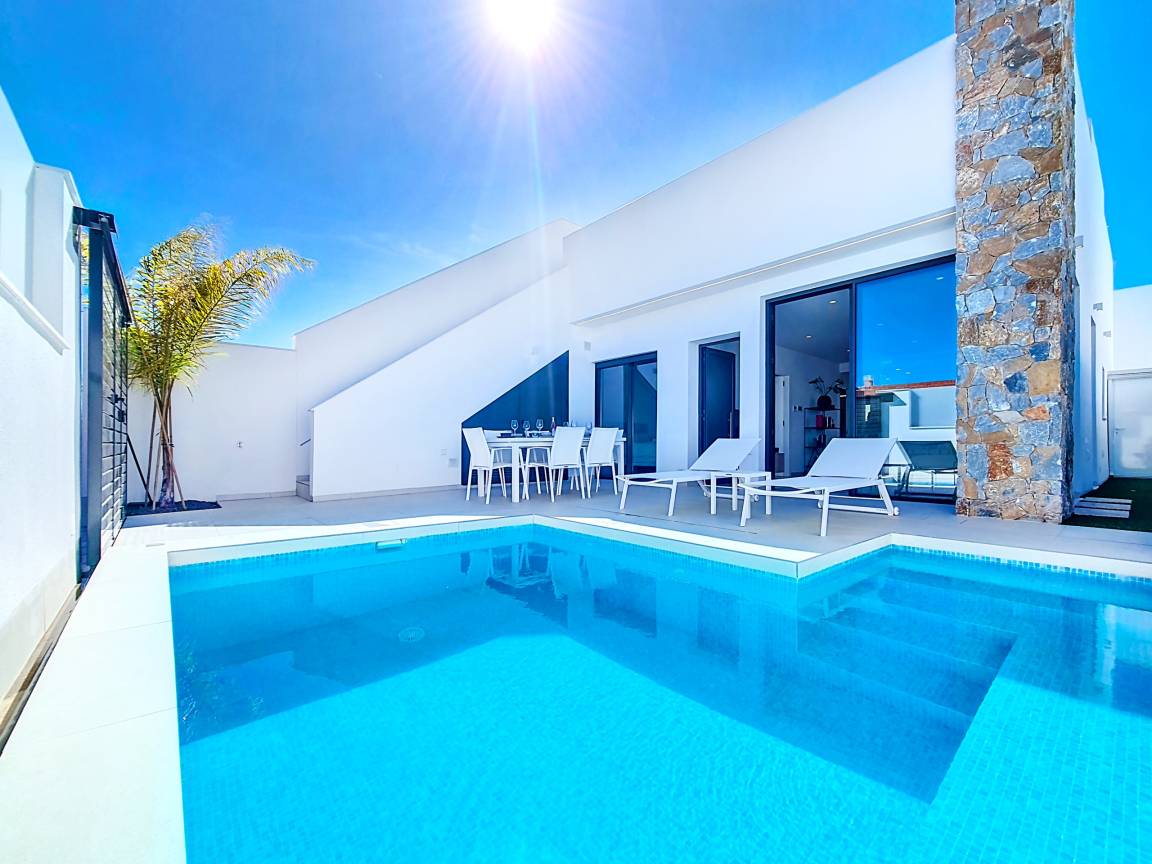 93 M² Villa ∙ 3 Slaapkamers ∙ 6 Gasten - Pilar de la Horadada