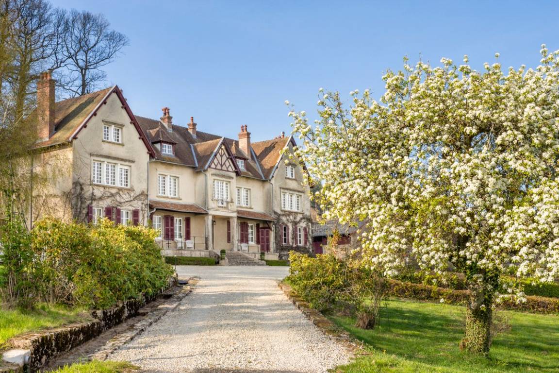 Château ∙ 7 Chambres ∙ 12 Personnes - Saône-et-Loire