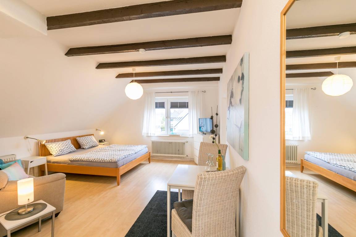 30 M² Ferienwohnung ∙ 1 Schlafzimmer ∙ 3 Gäste - Adendorf