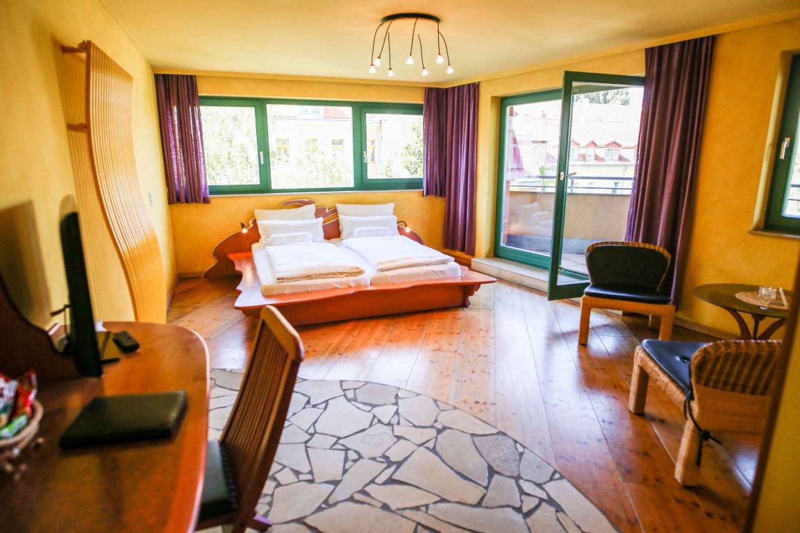 Hotel ∙ 1 Quarto ∙ 2 Hóspedes - Radeburg