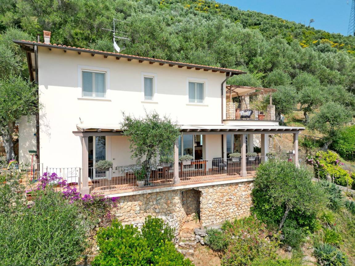 140 M² Villa ∙ 3 Bedrooms ∙ 6 Guests - Marina di Pietrasanta