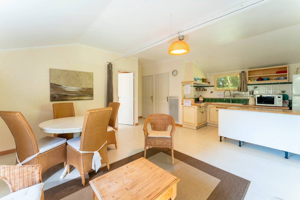 84 M² Maison De Vacances ∙ 3 Chambres ∙ 8 Personnes - Pont-Saint-Esprit