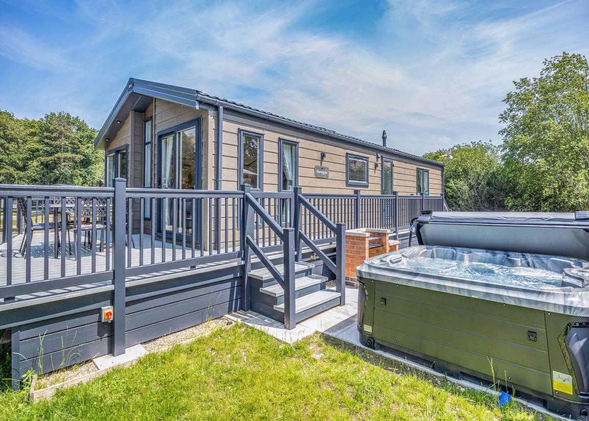 Chalet ∙ 2 Bedrooms ∙ 4 Guests - Woodhall Spa