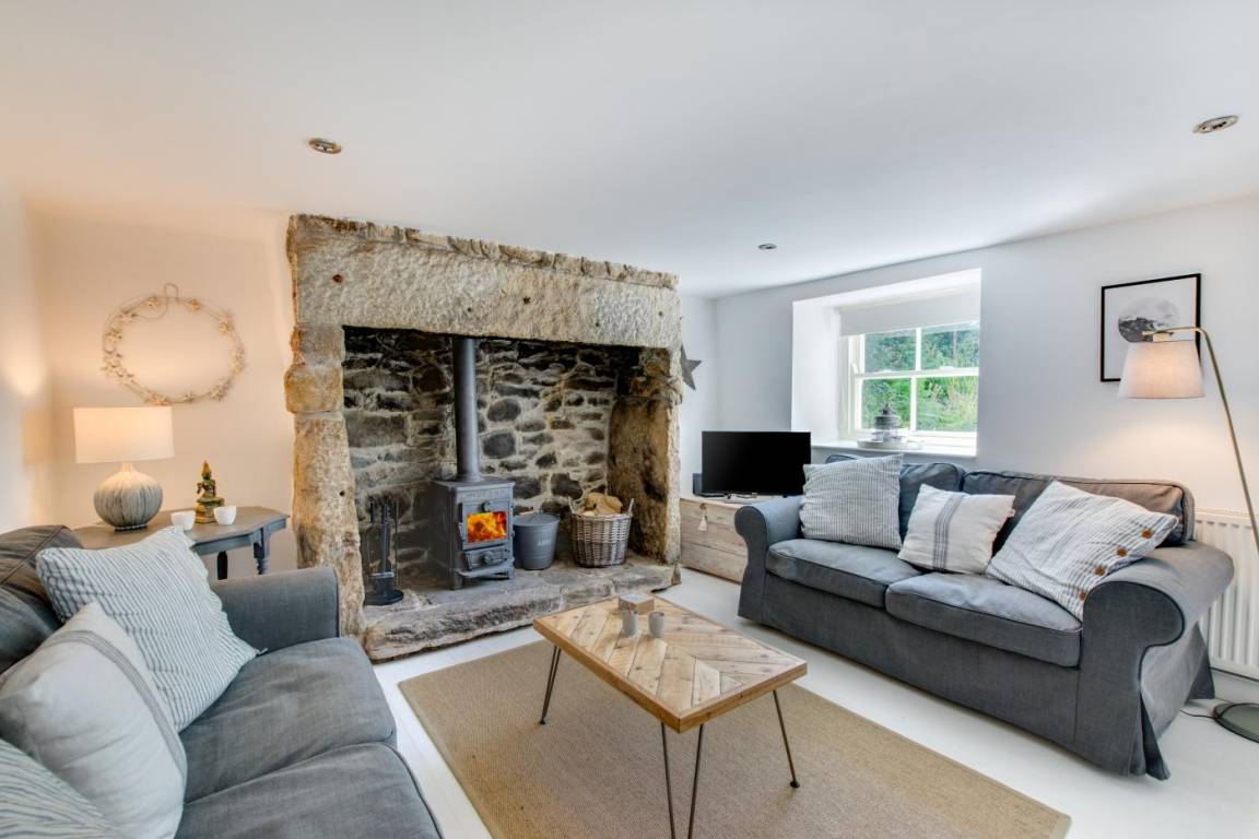 Cottage ∙ 2 Bedrooms ∙ 4 Guests - Praa Sands