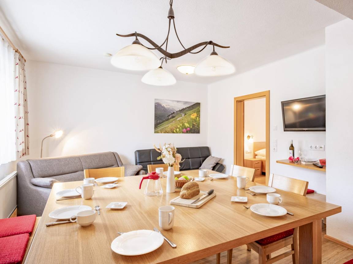 130 M² Ferienhaus ∙ 4 Schlafzimmer ∙ 11 Gäste - Königsleiten