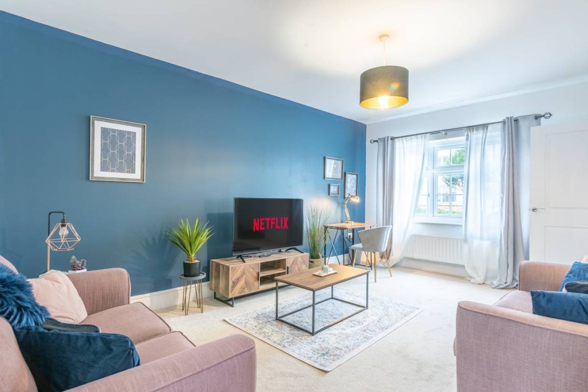 84 M² House ∙ 3 Bedrooms ∙ 5 Guests - Newport