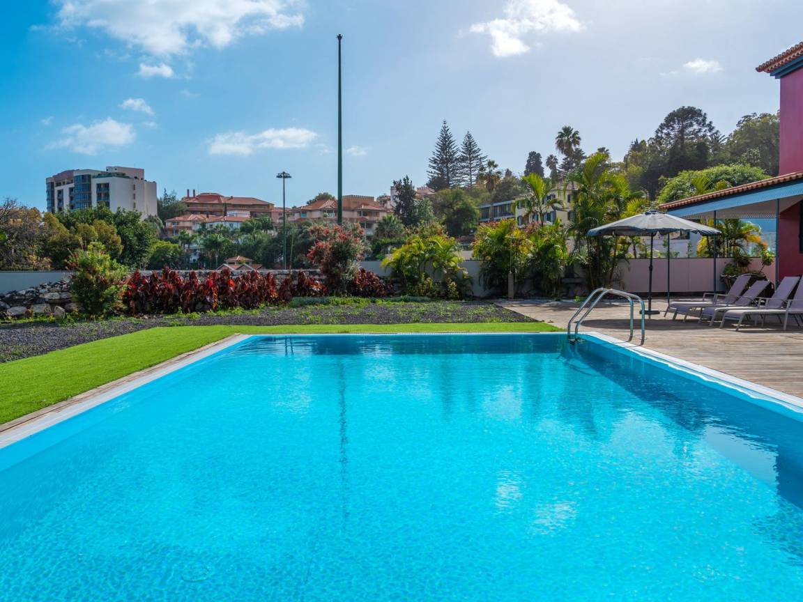 999 M² House ∙ 4 Bedrooms ∙ 8 Guests - Funchal