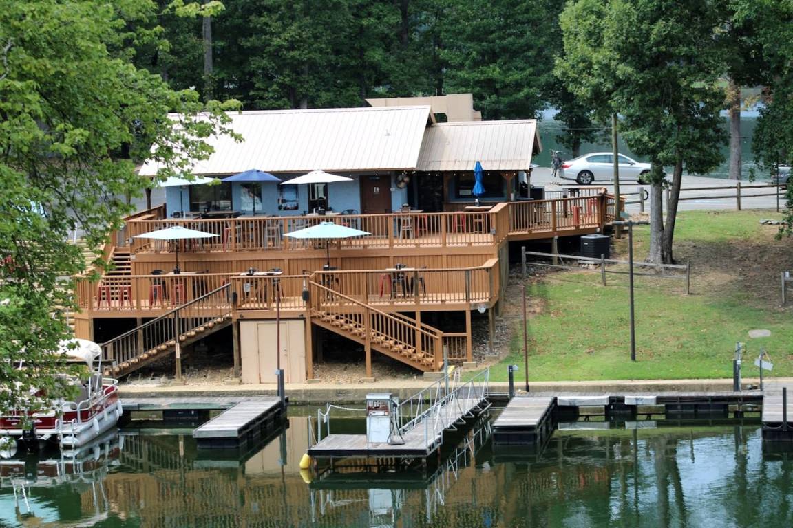 House ∙ 3 Bedrooms ∙ 7 Guests - Hot Springs Village, AR