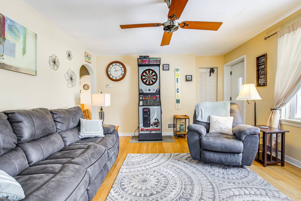 83 M² House ∙ 2 Bedrooms ∙ 4 Guests - Green Bay, WI
