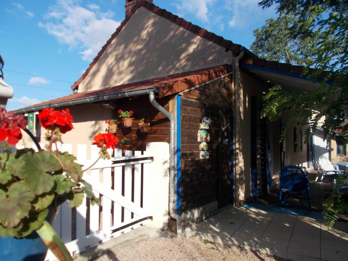 90 M² Gîte ∙ 1 Chambre ∙ 5 Personnes - Auvergne