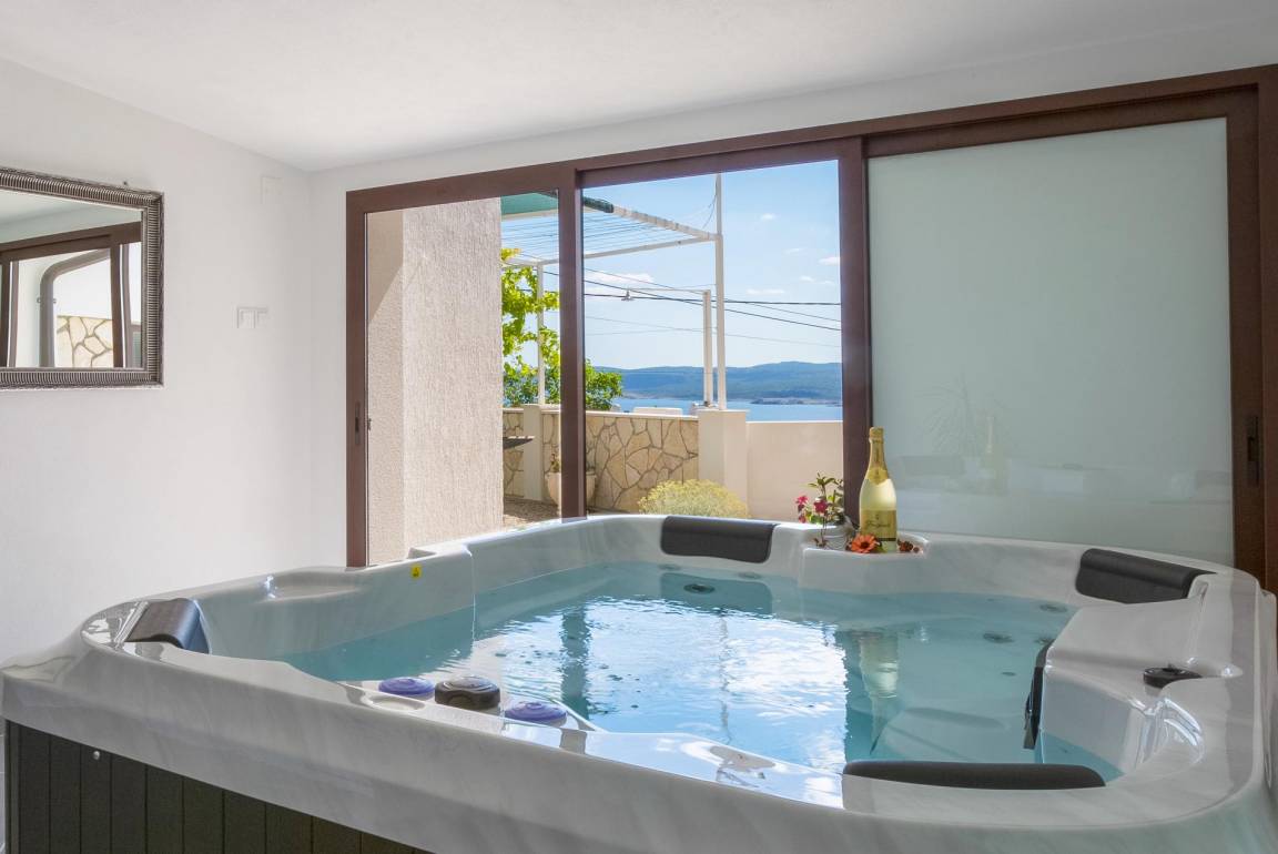 110 M² House ∙ 2 Bedrooms ∙ 4 Guests - Crikvenica