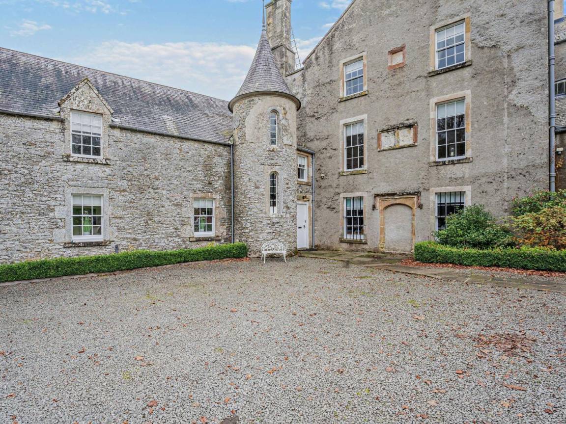 Castle ∙ 4 Bedrooms ∙ 8 Guests - Scotland