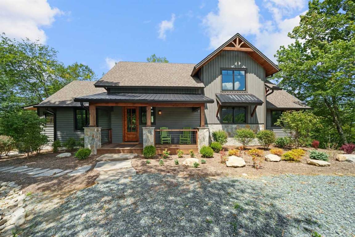 Cabin ∙ 4 Bedrooms ∙ 8 Guests - Beech Mountain, NC