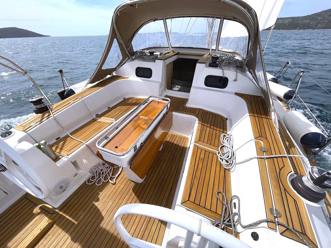 14 M² Houseboat ∙ 3 Bedrooms ∙ 6 Guests - Croatia