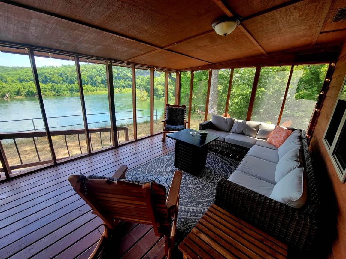 House ∙ 6 Bedrooms ∙ 19 Guests - Arkansas