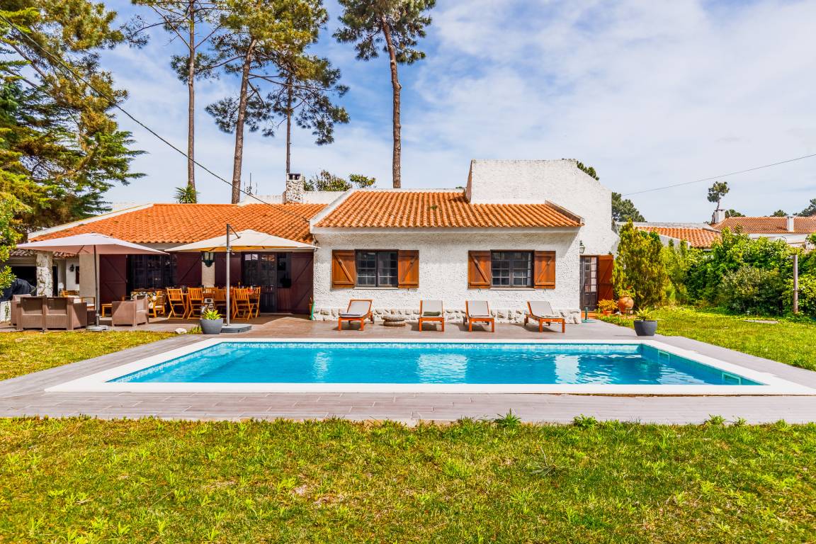 200 M² Maison De Vacances ∙ 5 Chambres ∙ 10 Personnes - Costa da Caparica