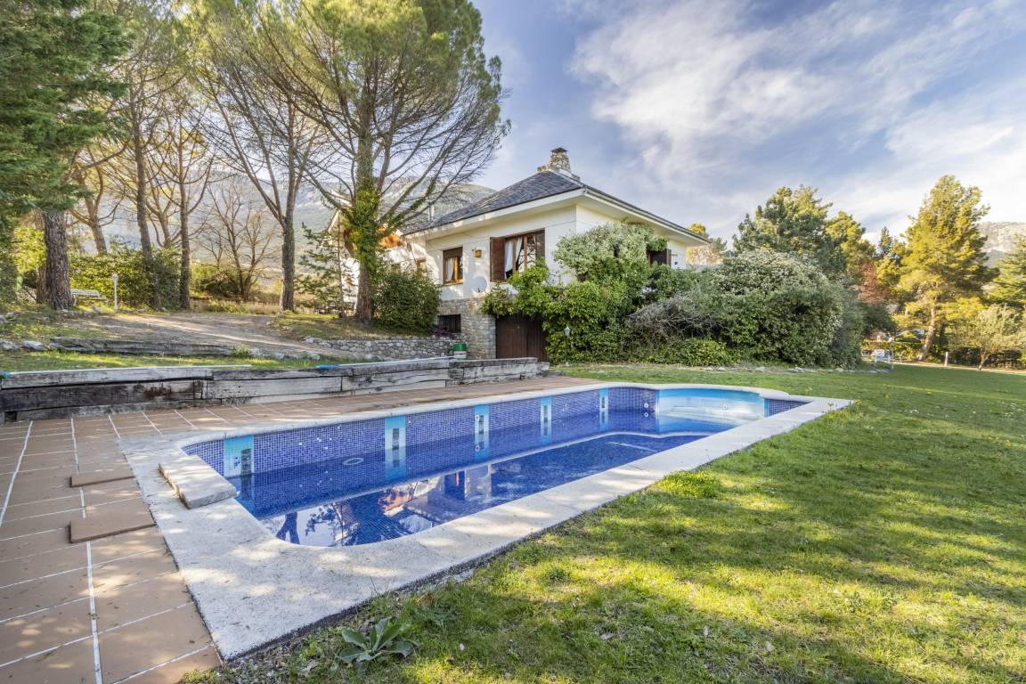 285 M² Casa ∙ 5 Habitaciones ∙ 10 Huéspedes - Pedraforca