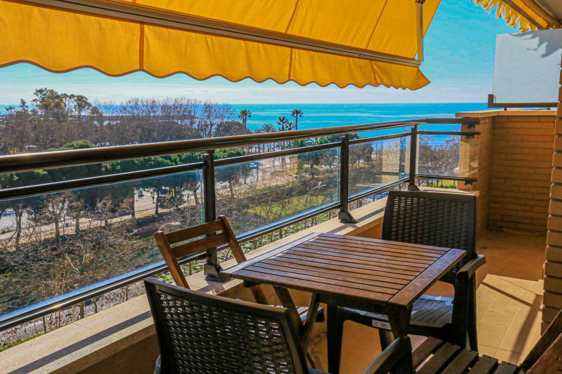 72 M² Apartamento ∙ 2 Habitaciones ∙ 6 Huéspedes - Cambrils