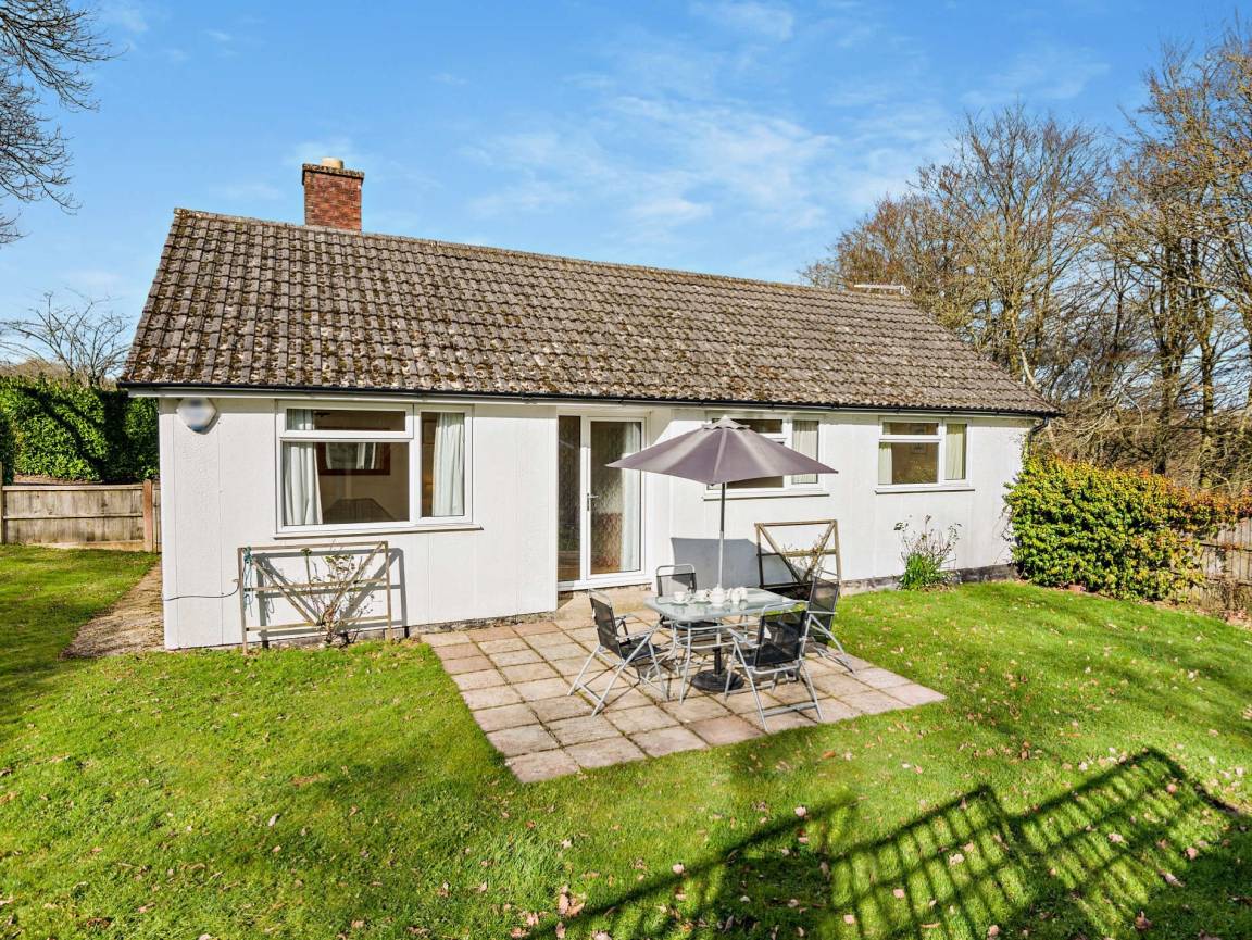 Cottage ∙ 2 Bedrooms ∙ 4 Guests - Axminster