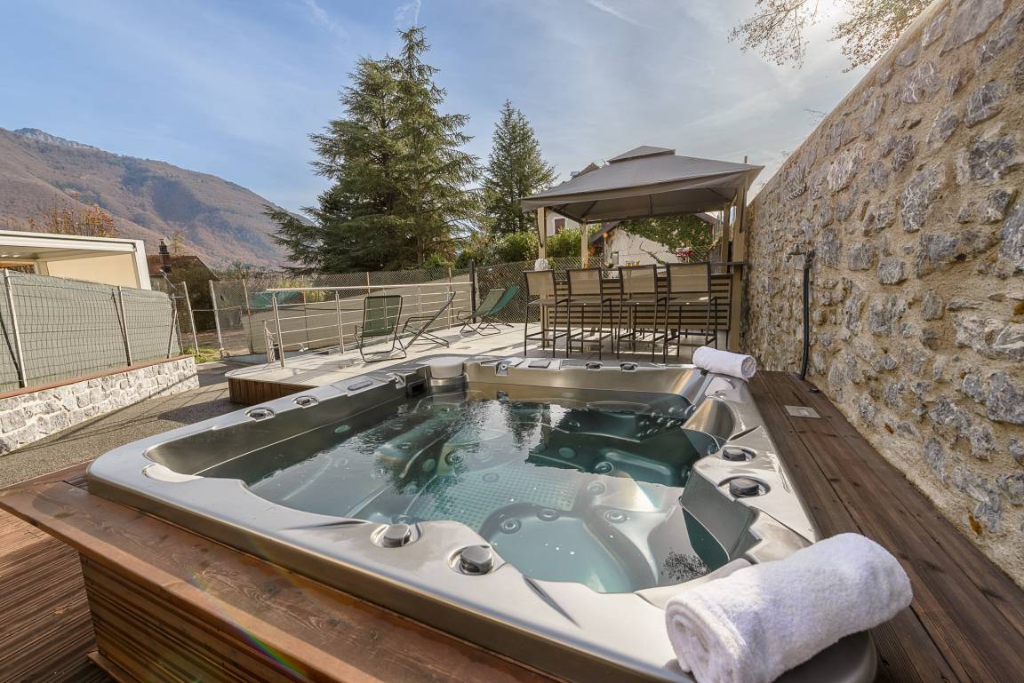 120 M² House ∙ 4 Bedrooms ∙ 8 Guests - Lake Annecy