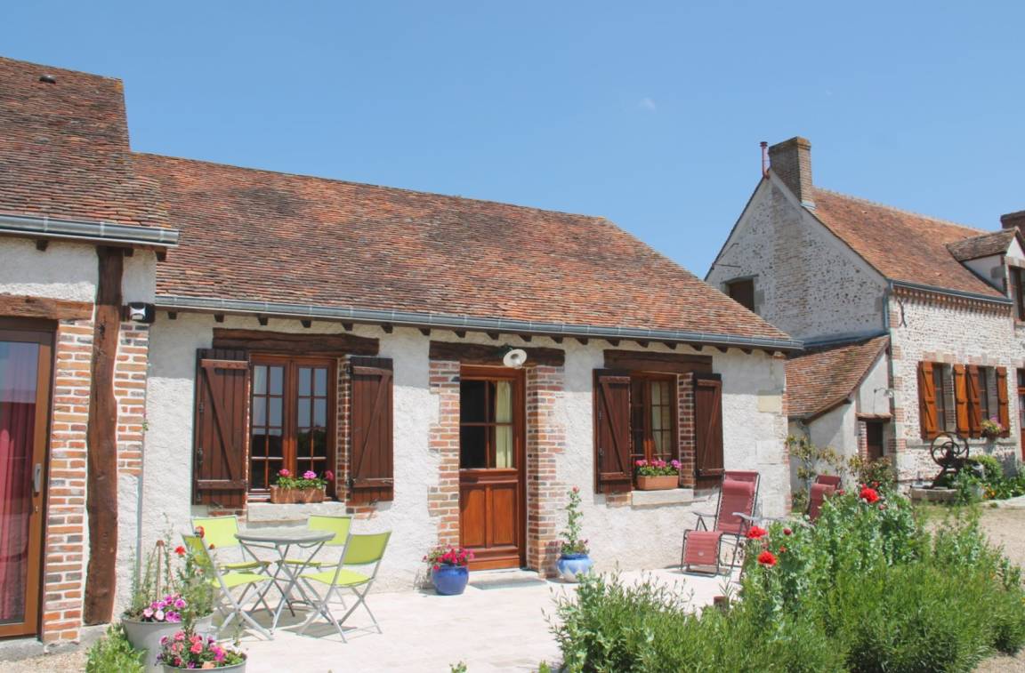 18 M² Chambre D'hôtes ∙ 1 Chambre ∙ 4 Personnes - Sully-sur-Loire