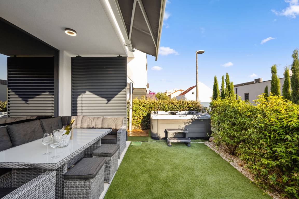 87 M² Maison De Vacances ∙ 2 Chambres ∙ 5 Personnes - Pirovac