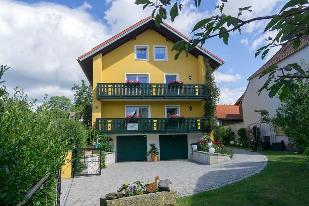 100 M² Apartment ∙ 2 Bedrooms ∙ 4 Guests - Cham