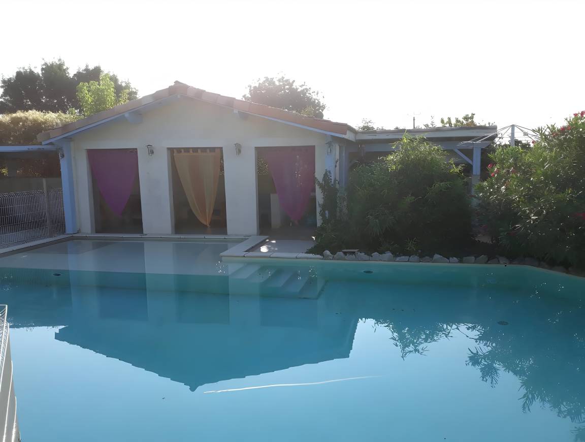 150 M² Maison De Vacances ∙ 3 Chambres ∙ 6 Personnes - L'Isle-Jourdain
