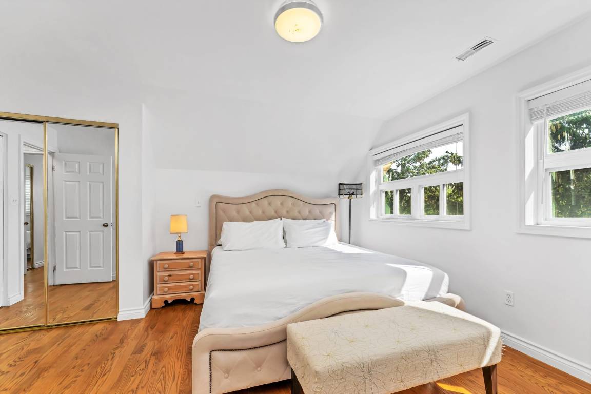 Apartment ∙ 2 Bedrooms ∙ 4 Guests - Ontario