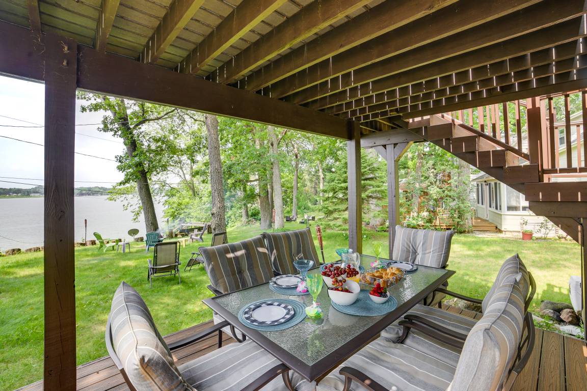 363 M² House ∙ 3 Bedrooms ∙ 13 Guests - Jackson, MI