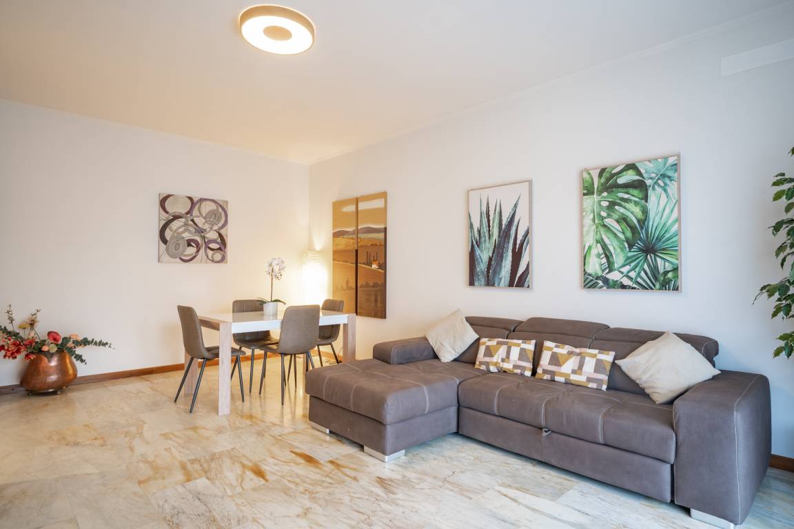 80 M² Ferienwohnung ∙ 2 Schlafzimmer ∙ 6 Gäste - Lecco