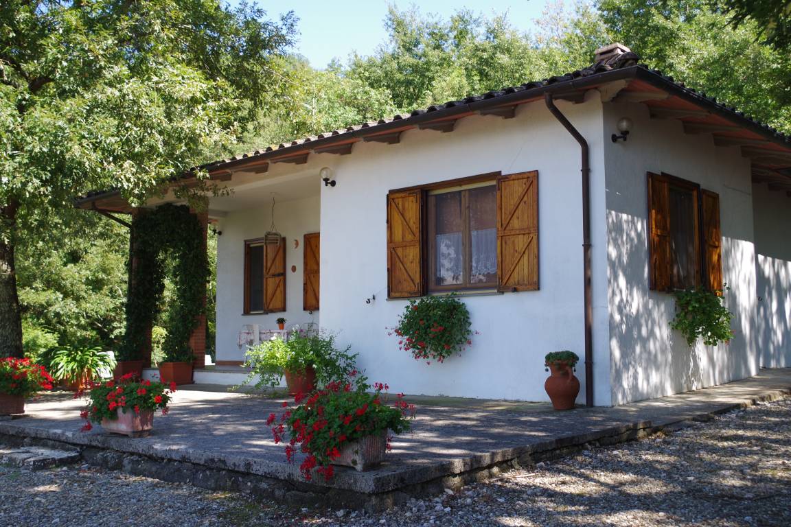 House ∙ 2 Bedrooms ∙ 6 Guests - Passignano sul Trasimeno