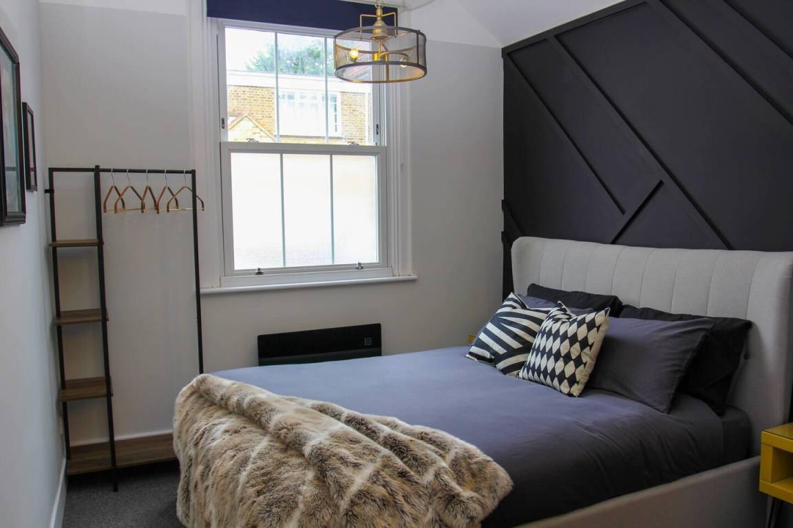 70 M² Studio Flat ∙ 1 Bedroom ∙ 4 Guests - Hemel Hempstead