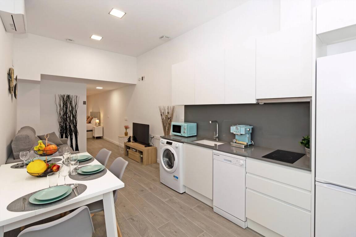 90 M² Huoneisto ∙ 2 Makuuhuonetta ∙ 6 Vierasta - Valencia