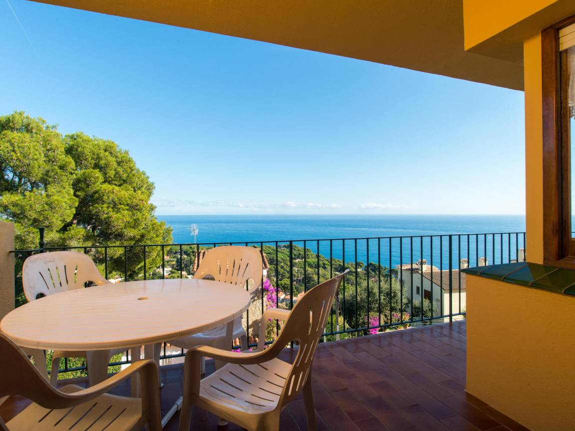 90 M² Apartment ∙ 3 Bedrooms ∙ 6 Guests - Llafranc