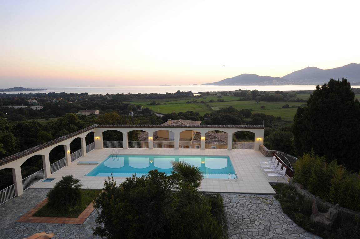 124 M² Gîte ∙ 3 Chambres ∙ 7 Personnes - Porticcio