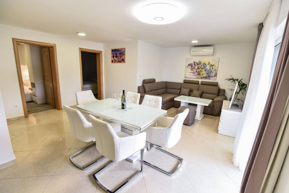 130 M² Appartement ∙ 2 Chambres ∙ 5 Personnes - Zaton